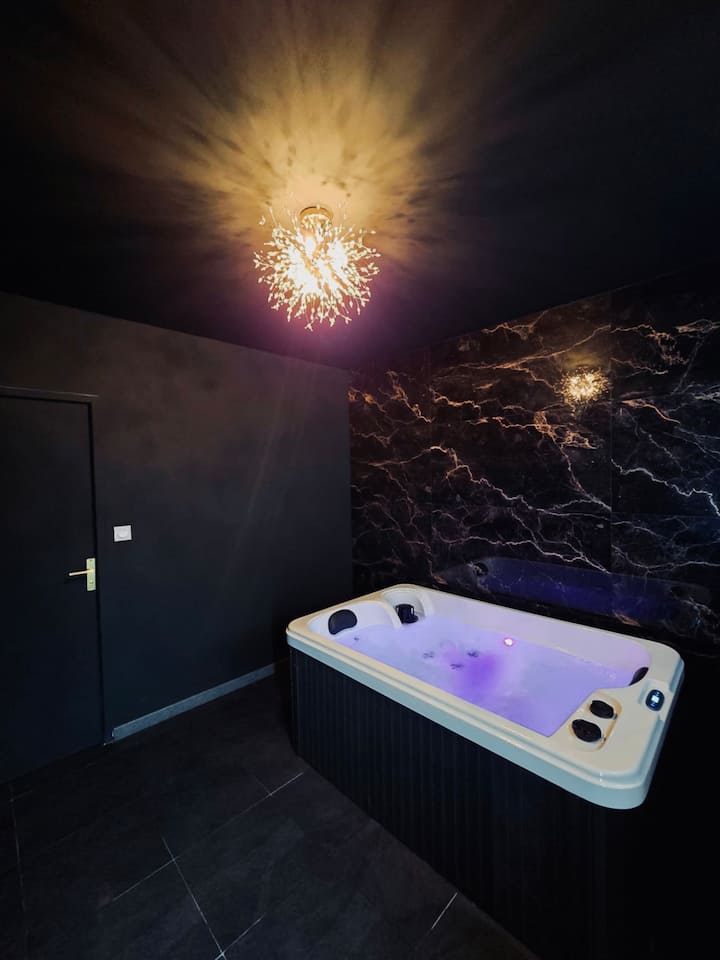 Suite Avec Jacuzzi Privatif - Port-Saint-Louis-du-Rhône
