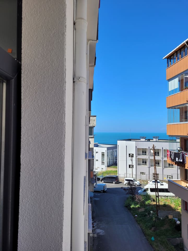 Lüks Yeni 3+1 Daire Yeni Eşya
5 Kişi Kapasite. - Trabzon