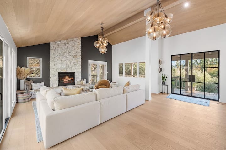 Wine Country Chateau With Pool And Jacuzzi! - St. Helena, CA
