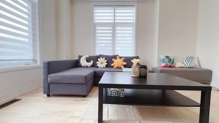 Beautiful 5-bedroom Boho-chic Style Townhouse - 萬錦