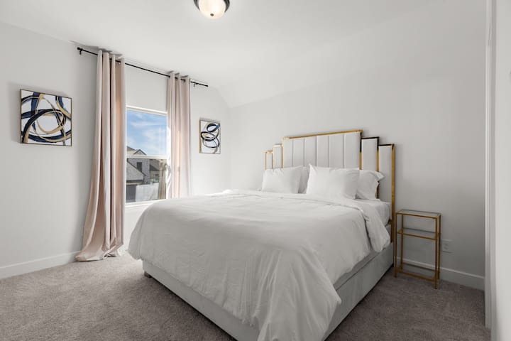 Luxurious Room - Katy, TX