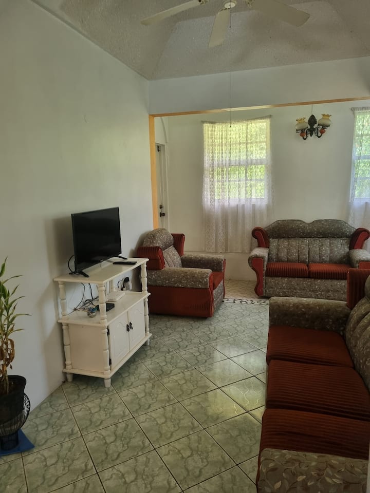 Copthall 2 Bed Apartment Overlooking River - Dominica