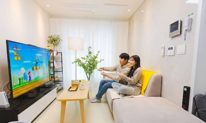 [공항버스 정거장 5분]1·7호선 더블역세권/강남직결/2r3b/무료주차/넷플릭스/닌텐도 - 하안3동