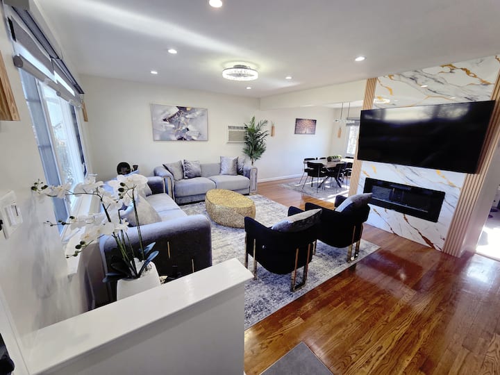 Stunning 4br 2.5ba: Wet Bar, Arcades, Yard Lvg Rm - Roslyn, NY