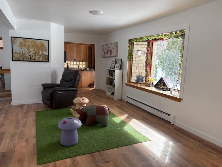 Two Br Lakefront House @ St. Charles Lake, Sudbury - Greater Sudbury