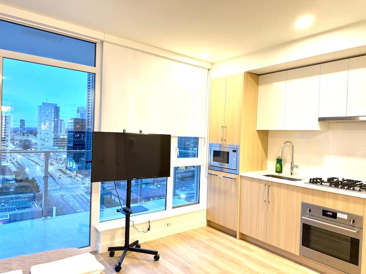 5-star New Studio Surrey Skytrain With A/c & Gym - New Westminster
