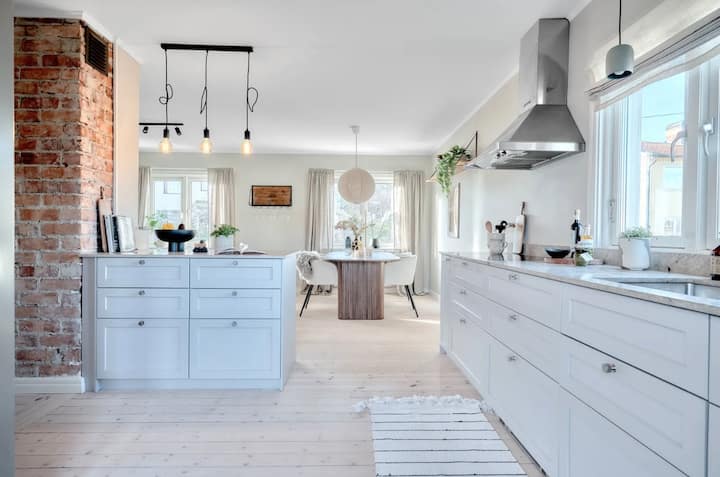 Topprenoverad Villa Med Terass - Stockholm