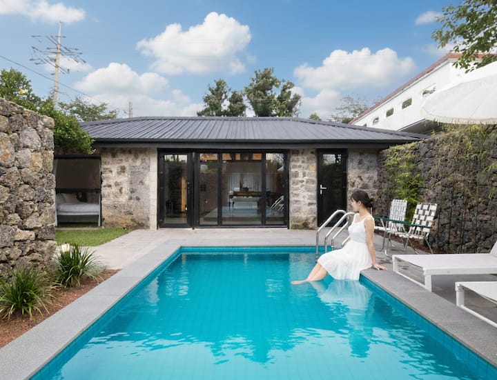 예쁜 감성 돌담 독채 풀빌라, 프라이빗 완벽 그 자체, 예쁜 온수풀, 바베큐 힐링_이플제주 - Csedzsu