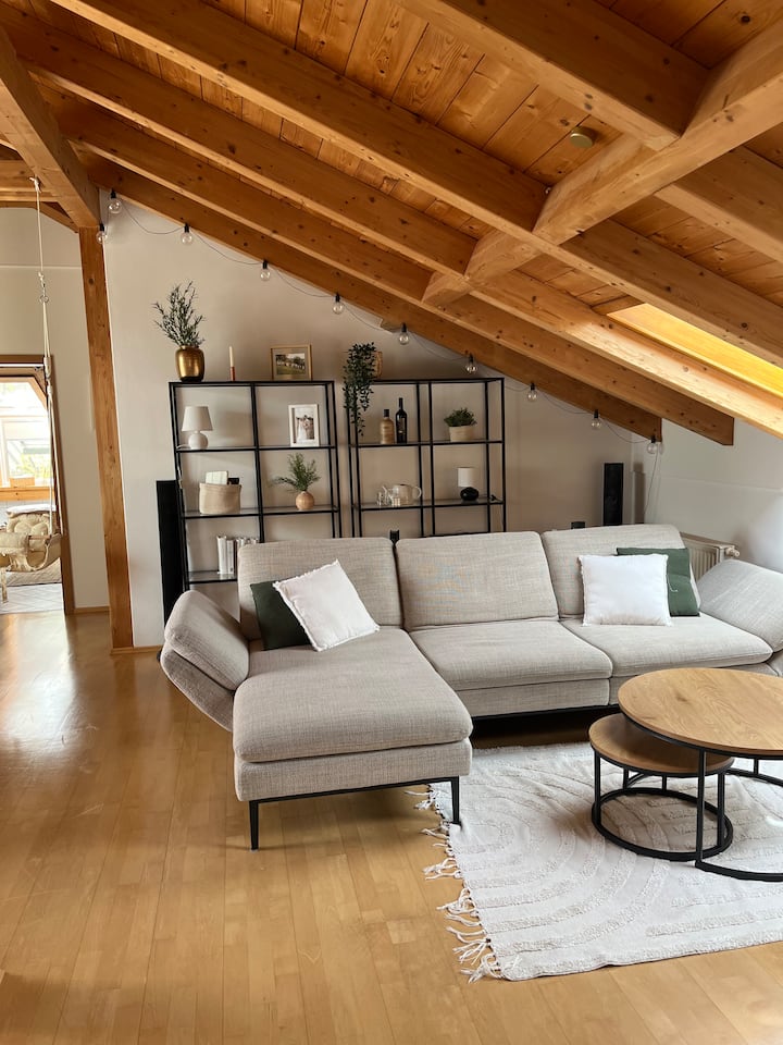 Charletähnliche Wohnung - Straubing