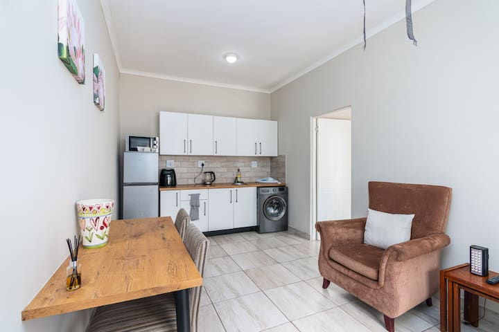 Entire Large 1 Bedroom Very Private With Parking - 파클랜드