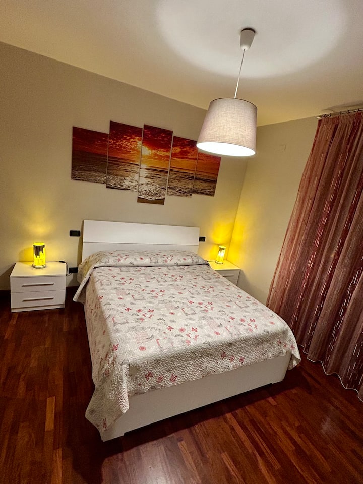 Appartamento Due Camere, Parcheggio Privato E Bici - Lucca