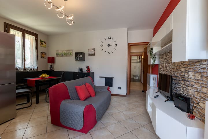 Appartamento Due Camere, Parcheggio Privato E Bici - Lucca