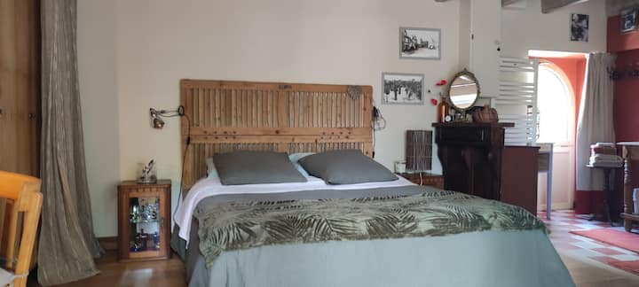 Proche Des Plages, Des Commerces - Locquirec