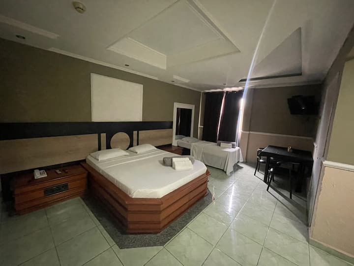 Hotel Vitória De Santos 
Suite Tripla - 2 Pessoas - Santos