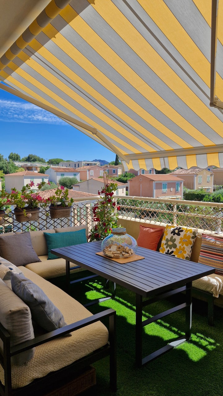 Proche De La Mer, T3 De 70m2 + Terrasse - Agay