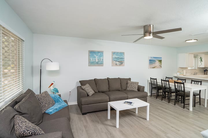 Vilano Beach Vibes : 5 Min Walk To Beach & Dining - St. Augustine, FL