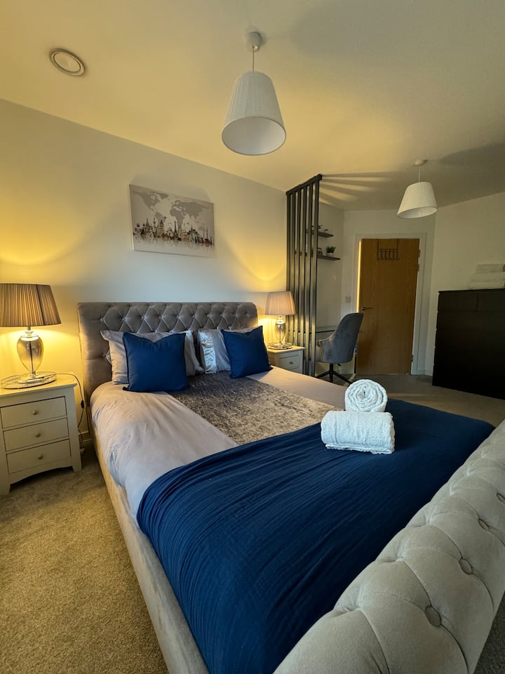 Town Centre/sleeps3/free Parking - Crawley