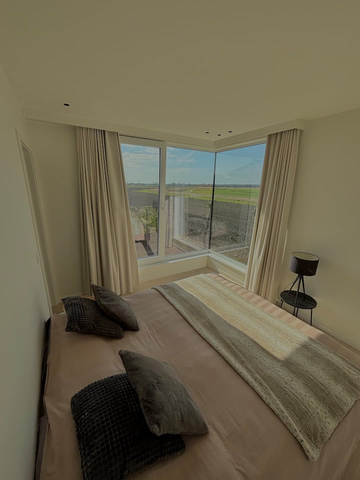 Kamer Met Uitzicht Op Velden. - Blankenberge