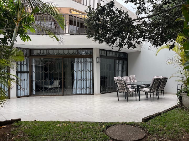 Groundfloor Beachfront Apartment - 烏姆赫蘭哈