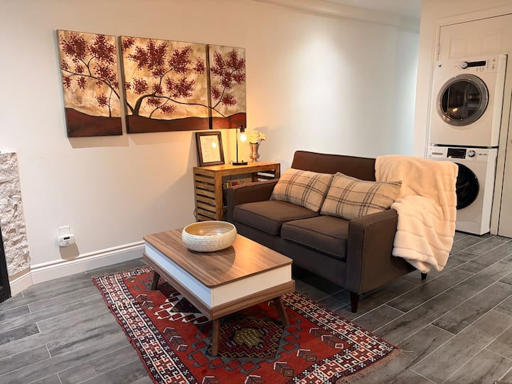 Bright Studio 5-min To Subway Private Laundry - Toronto