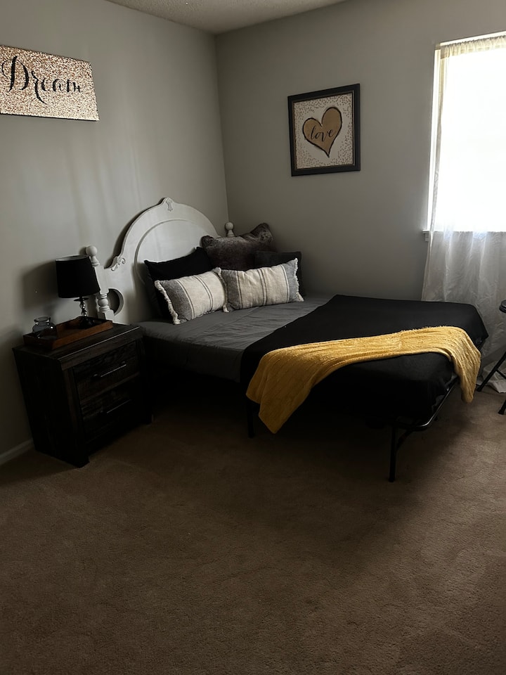 Cozy, Quaint, And Safe - Liberty, MO