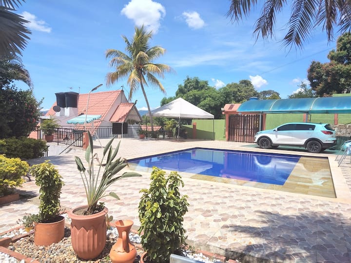 Hermosa Casa Vacacional - Anapoima