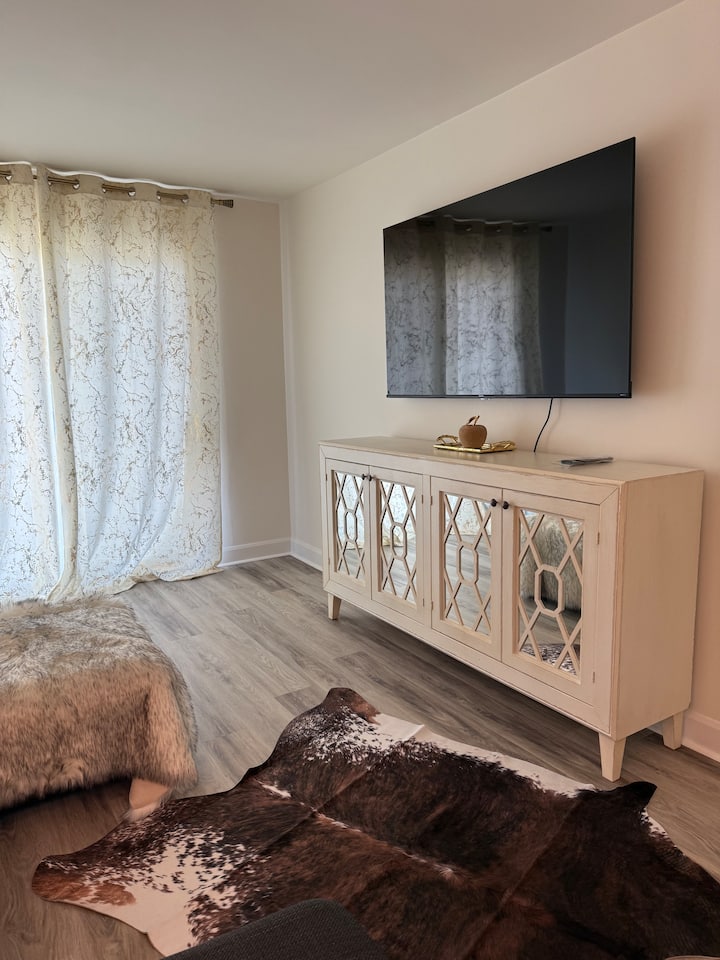 Heart Of Chomedey, New Apartment, Central A/c - Montreal