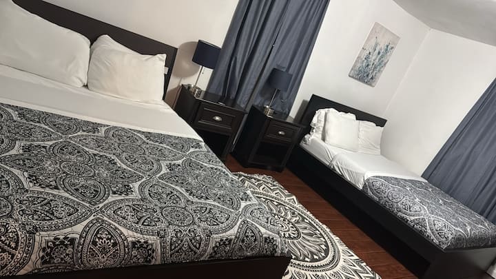 #004 Room - Two Beds Near U Pitt - Pittsburgh, PA