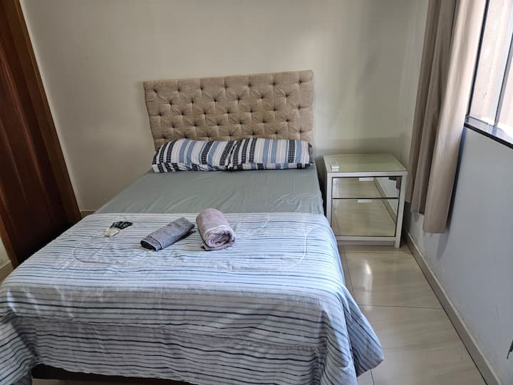 Apartamento
01 Suíte
01 Sala/cozinha,
01 Garagem - Maringá