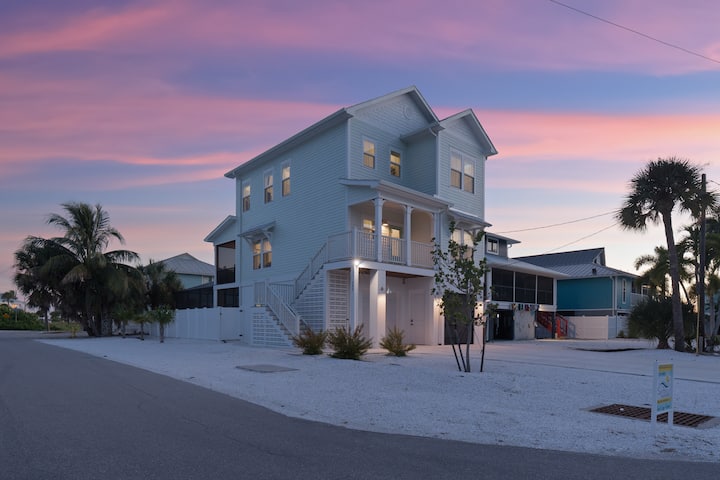 Private Pool, Beach Views-easy & Lazy Retreat - Fort Myers Beach, FL