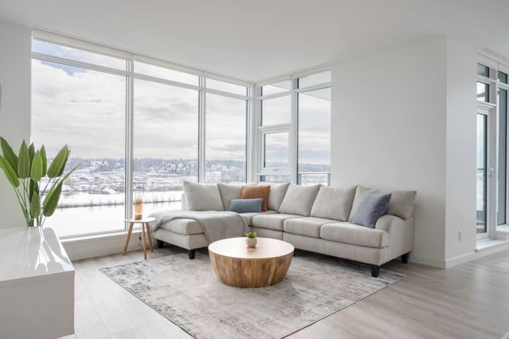 Luxury Riverside Apartment - Surrey