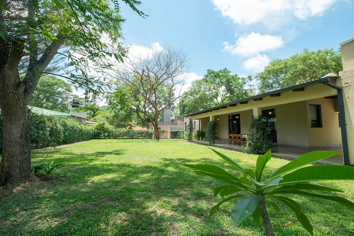 Casa Para 7 / Parrilla Y Jardín / Vaqueros Relax - Jujuy
