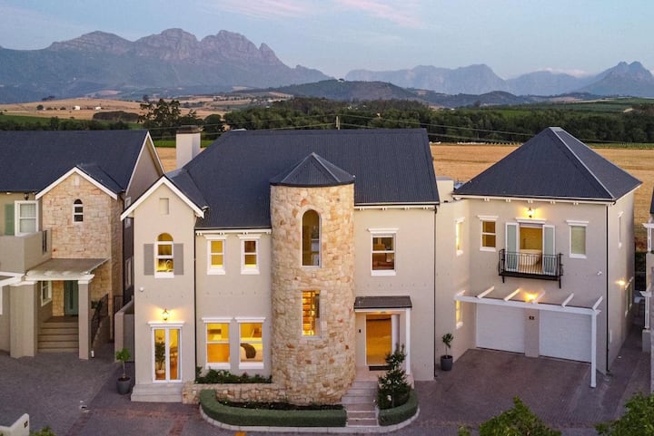 Luxury Secure Winelands Villa - Stellenbosch