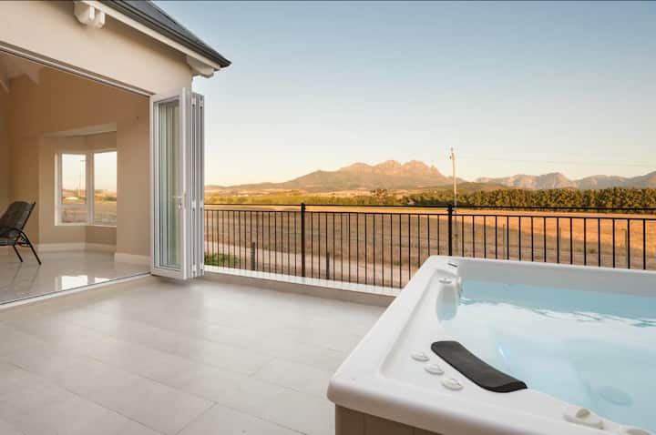 Luxury Secure Winelands Villa - Stellenbosch