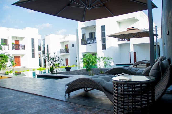 Hhak Luxury Crest - Ghana
