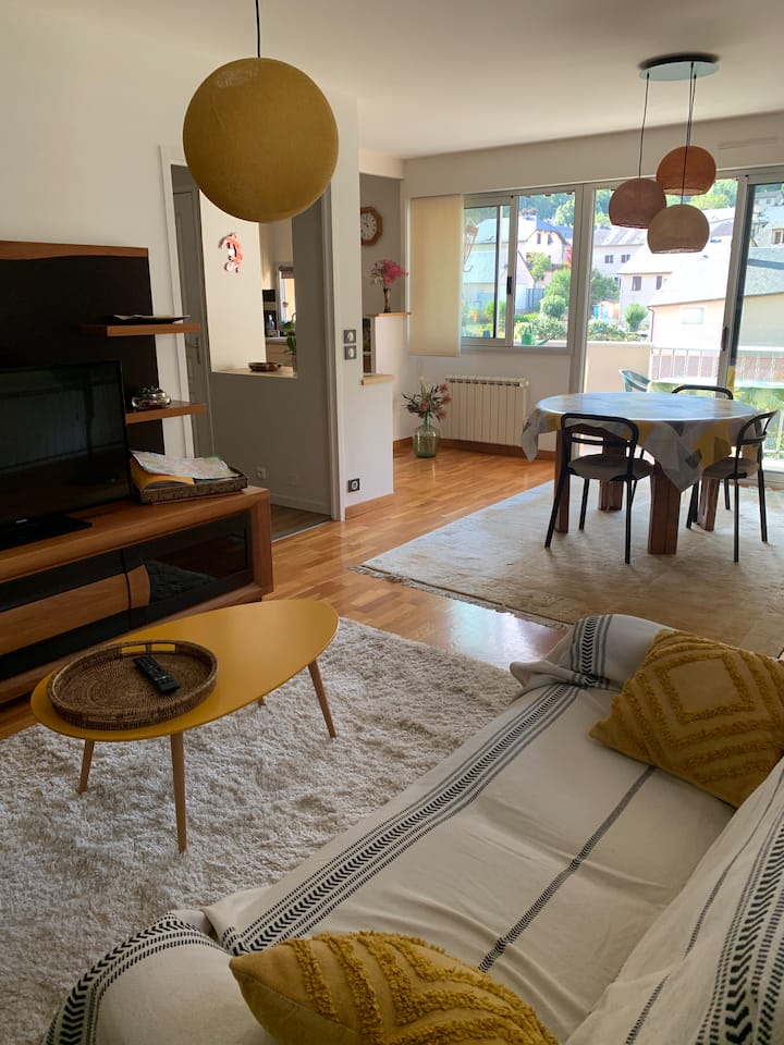 Gd Duplex Terrasse
3mn à Pied Centre Ville - Mende