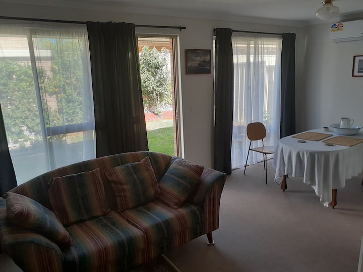 Unit In A Beachside Suburb - Rockingham