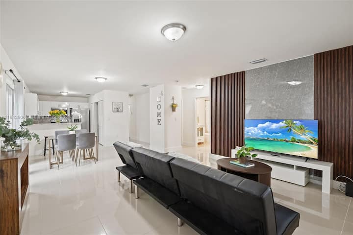 New House Closed To Design District - Miami