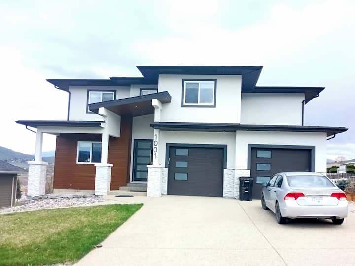 Guest Suite Near Beaches. - Vernon, BC, Canada