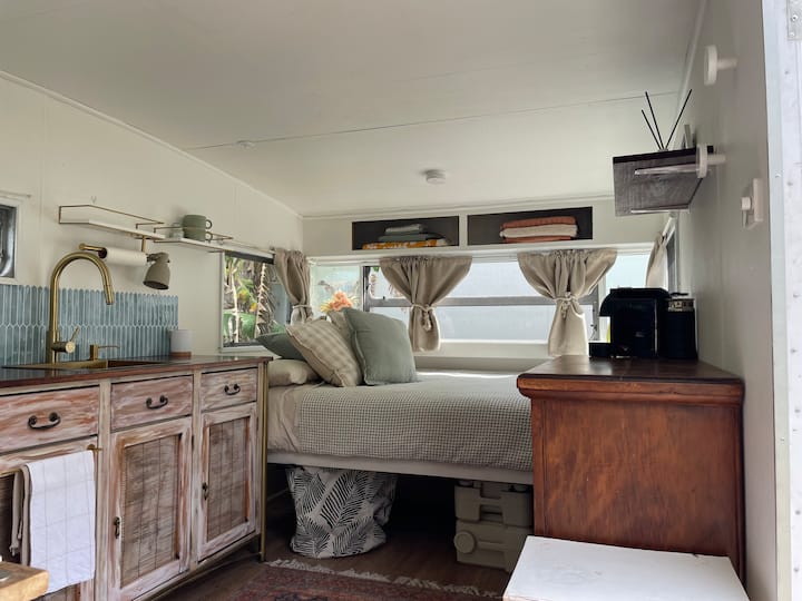 Vintage 70s Caravan ‘Sanctuary’ - 