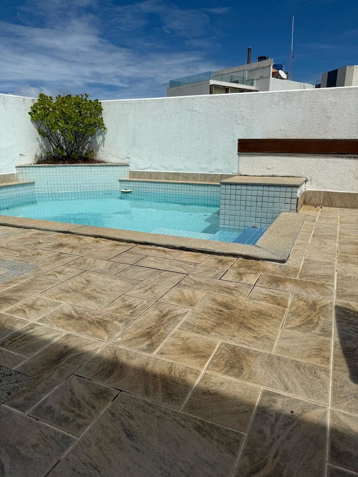 Apartamento De Cobertura 240m2 - Rio Vermelho