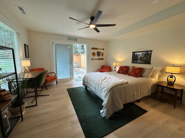 The Forest Studio - Pet Friendly - Olympia, WA
