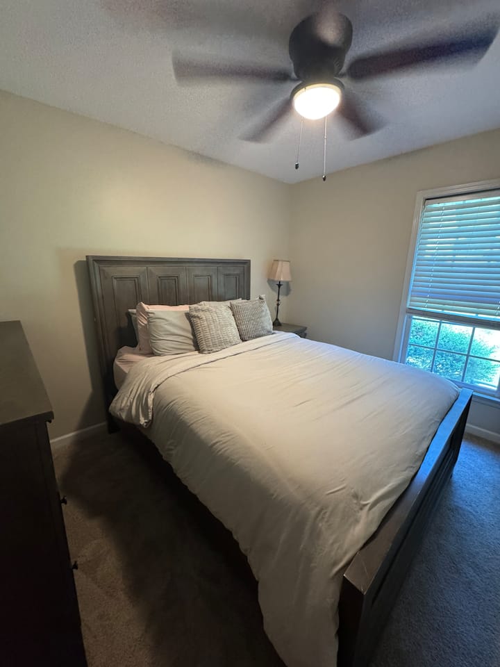 Private Bedroom In Anderson - Lake Hartwell