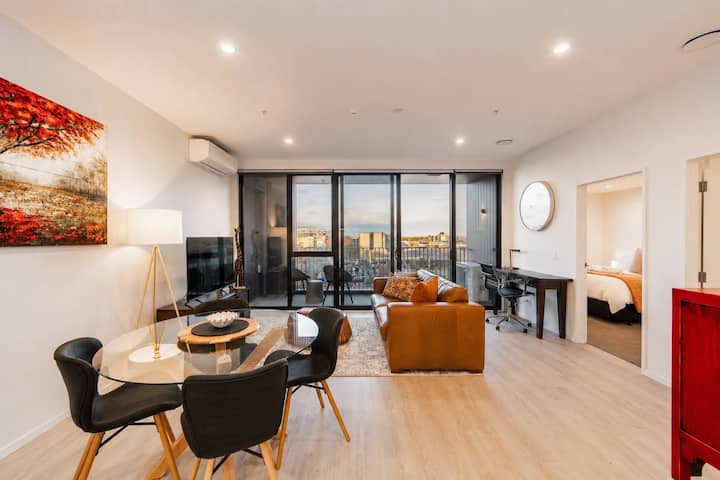 Sunny Top Floor Cbd Apt | Private Balcony - 基督城