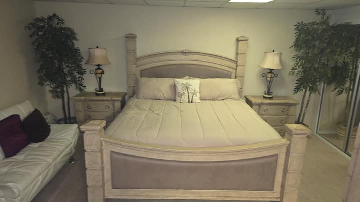 Unique Secluded Pool Guesthouse Private 3 Acr Est8 - Simi Valley, CA