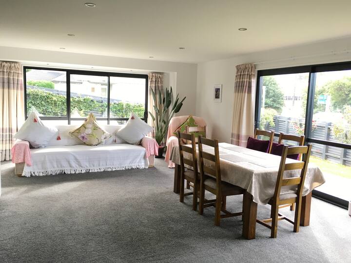 Central Location Entire New House - Oamaru