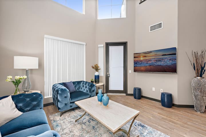 3 Bedroom Loft Located Heart Of Irvine Jambore - Irvine, CA