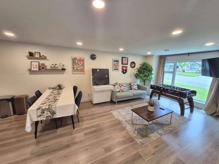 Spacious First-floor 2b1b In A House - Langley