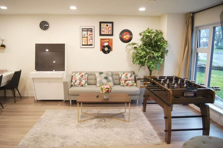 Spacious First-floor 2b1b In A House - Langley