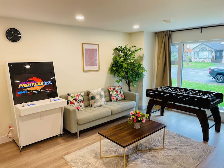 Spacious First-floor 2b1b In A House - Langley